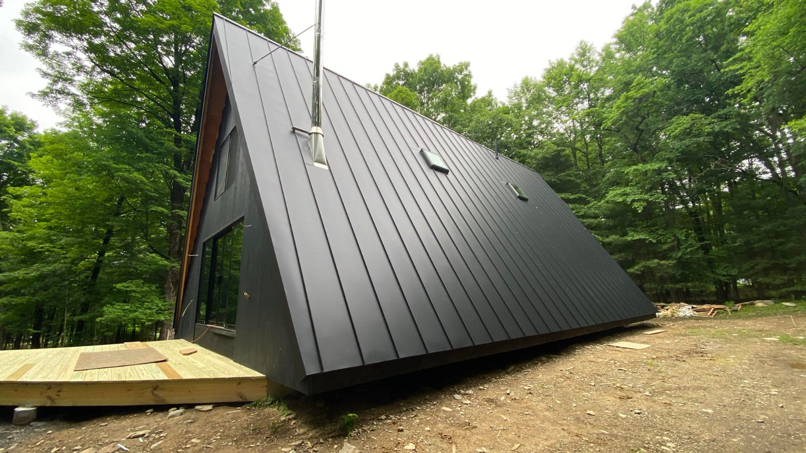 Metal Roof Strength | Durable, Resilient & Long-Lasting